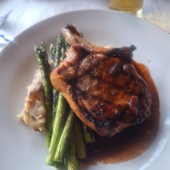 800 MAPLE - Updated February 2025 - 215 Photos & 214 Reviews - 800 ...