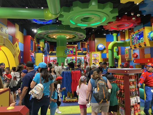 1-UP FACTORY - Updated December 2025 - 50 Photos - 100 Universal City ...