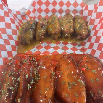 VALLEY WINGS DALLAS - Updated July 2024 - 55 Photos & 31 Reviews - 7989 ...