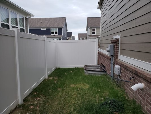 UPRIGHT FENCE - Updated December 2025 - 21 Photos & 27 Reviews - 37915 ...