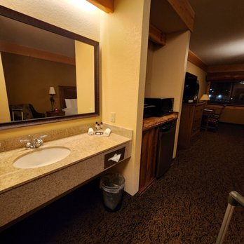 BANTR - Updated December 2025 - 24 Photos - 805 Creske Ave, Rothschild ...