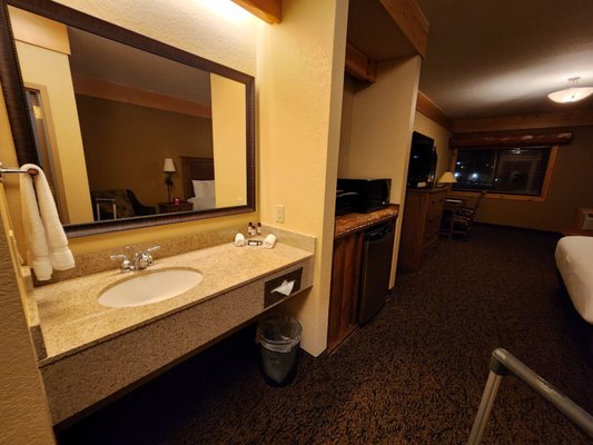 BANTR - Updated August 2025 - 11 Photos - 805 Creske Ave, Rothschild ...