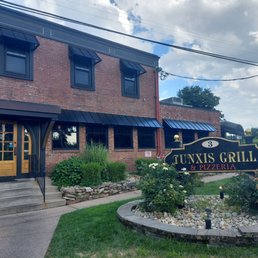 TUNXIS GRILL & PIZZERIA - Updated May 2026 - 446 Photos & 487 Reviews ...