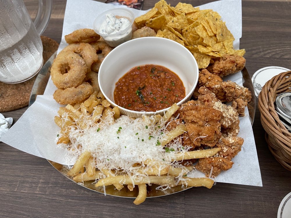 HOPSCOTCH CAPITOL - Singapore, St. Gallen - American (Traditional) - Yelp