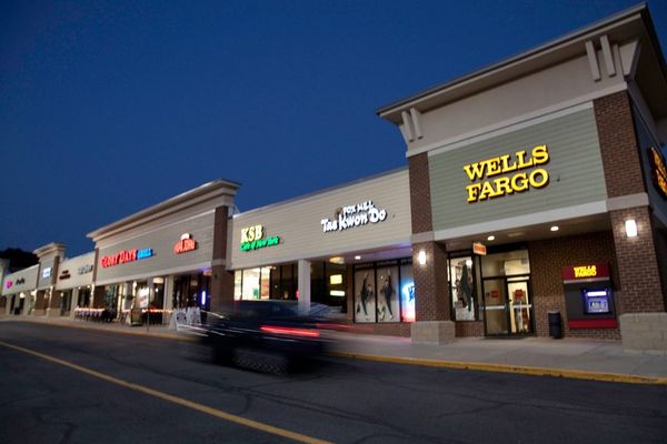 FOX MILL SHOPPING CENTER - Updated June 2026 - 2551 John Milton Dr ...