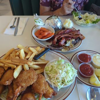 LANCERS RESTAURANT - Updated November 2024 - 589 Photos & 629 Reviews ...