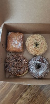 DONNA’S DONUTS - 68 Photos & 205 Reviews - 2106 Main St, Tewksbury ...