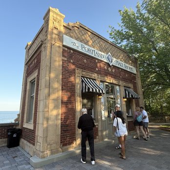 THE PORTLAND MALT SHOPPE - Updated September 2025 - 95 Photos & 118 ...
