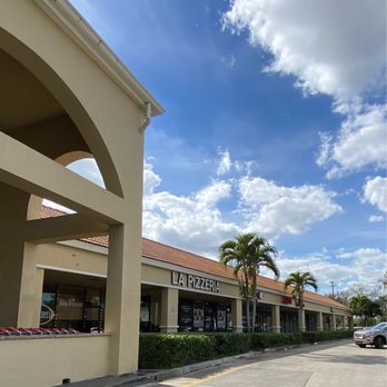 PEPPERTREE PLAZA - Updated December 2025 - 13 Photos - 5438 W Sample Rd ...