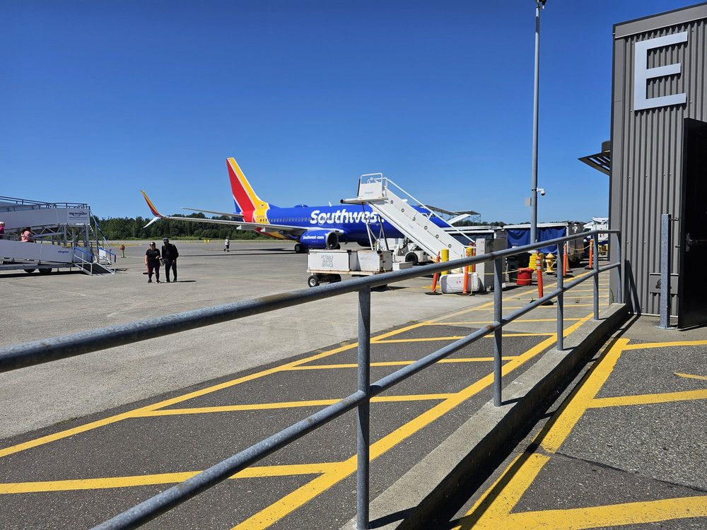 BELLINGHAM INTERNATIONAL AIRPORT - BLI - Updated September 2025 - 142 ...