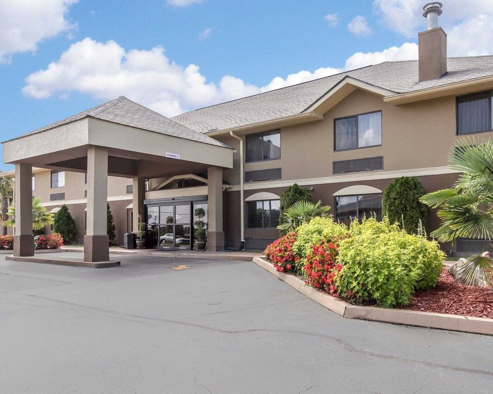 COMFORT INN & SUITES - NEAR ROBINS AIR FORCE BASE MAIN GATE - Updated ...