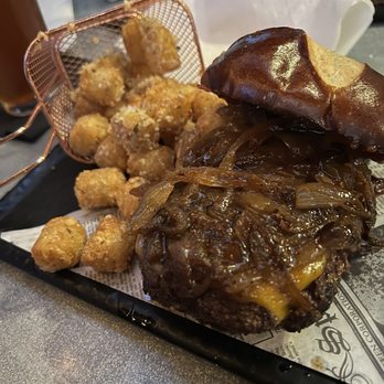 THE 301 - Updated May 2025 - 59 Photos & 40 Reviews - 301 Circle Park ...