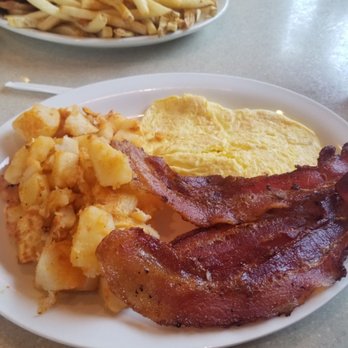 APOLLO FAMILY RESTAURANT - Updated June 2024 - 180 Photos & 95 Reviews ...