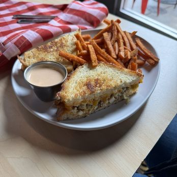 TWO CHICKS - Updated May 2024 - 2112 Photos & 2037 Reviews - 752 S ...