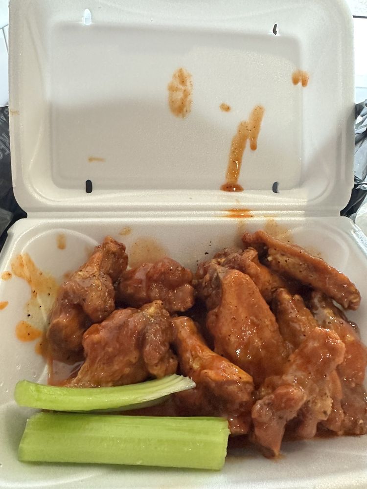 WINGS 101 - Updated July 2025 - 65 Photos & 108 Reviews - 4135 Lavista ...