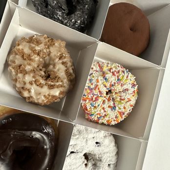 BEACON DOUGHNUTS - Updated July 2024 - 513 Photos & 217 Reviews - 810 W ...