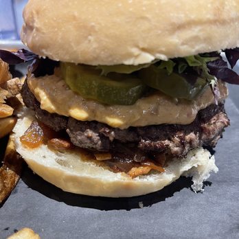 GRAZE BURGERS - Updated May 2024 - 324 Photos & 345 Reviews - 125 Bruce ...