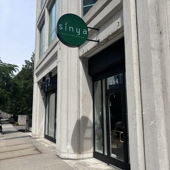 SINYA - Updated November 2024 - 51 Photos & 24 Reviews - 354 W Hubbard ...