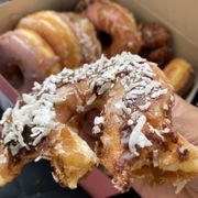 DEE’S DONUTS - 346 Photos & 424 Reviews - Donuts - 6401 N Durango Dr ...