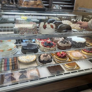 CAPUTO’S PASTRY SHOPPE - Updated December 2025 - 62 Photos & 71 Reviews ...
