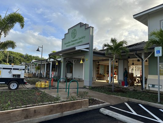 HAWAIIAN HUMANE’S KOSASA FAMILY CAMPUS AT HO’OPILI - 12 Photos - 91 ...