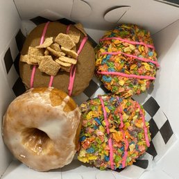 DIABLO DOUGHNUTS - Updated July 2024 - 703 Photos & 381 Reviews - 7698 ...
