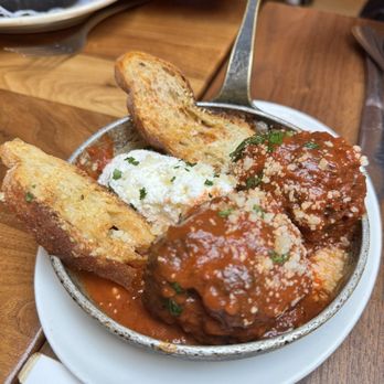 SOFIA - Updated January 2025 - 1515 Photos & 824 Reviews - 36 Engle St ...