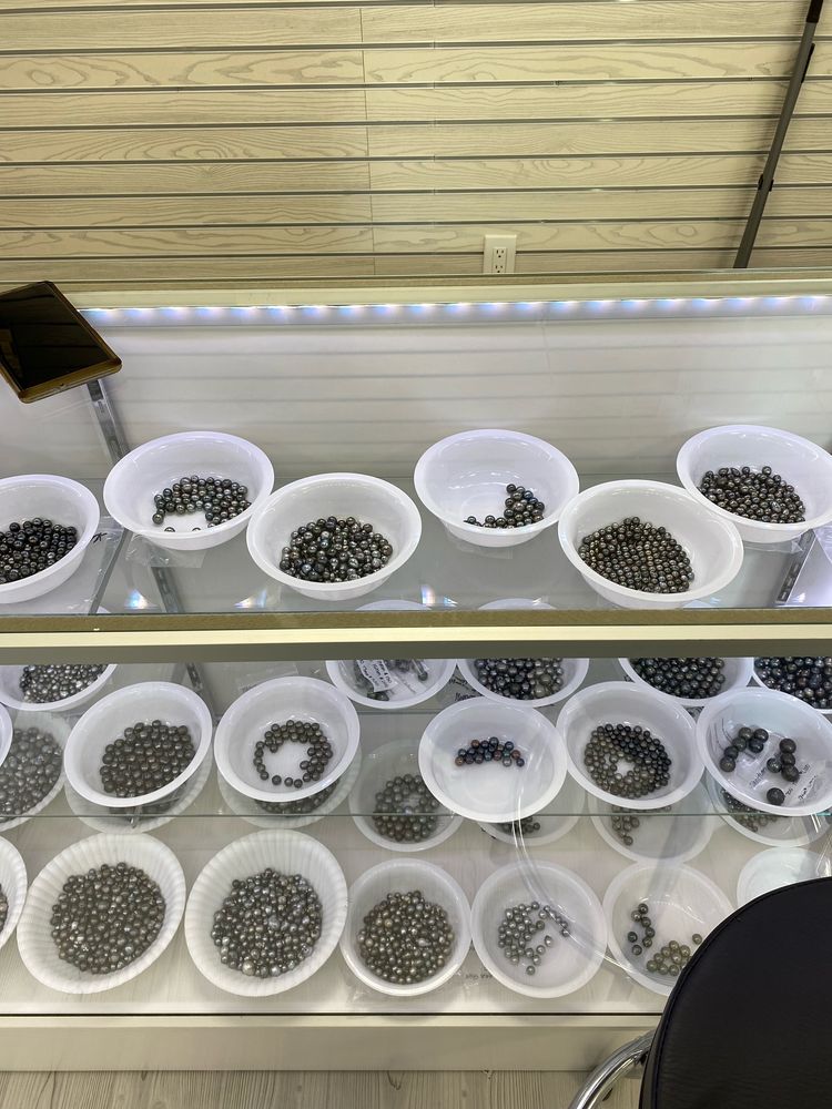 ALOHA PEARLS MANOA - Updated May 2024 - 2830 Kaonawai Pl, Urban ...