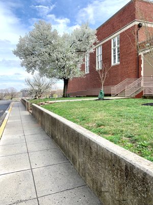 EASTERN HIGH SCHOOL - Updated January 2026 - 10 Photos - 1700 E Capitol ...