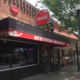 HUGGIN’ MOLLY’S - Updated July 2025 - 117 Photos & 94 Reviews - 129 ...