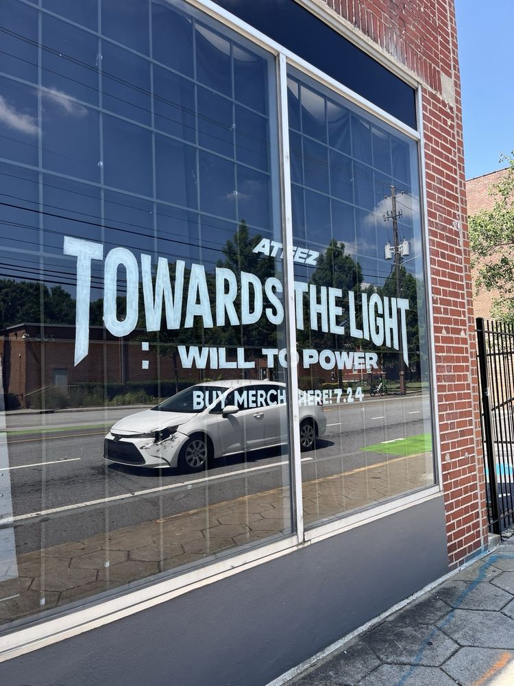 HELLO82 ATLANTA - Updated December 2025 - 11 Photos - 748 Marietta St ...