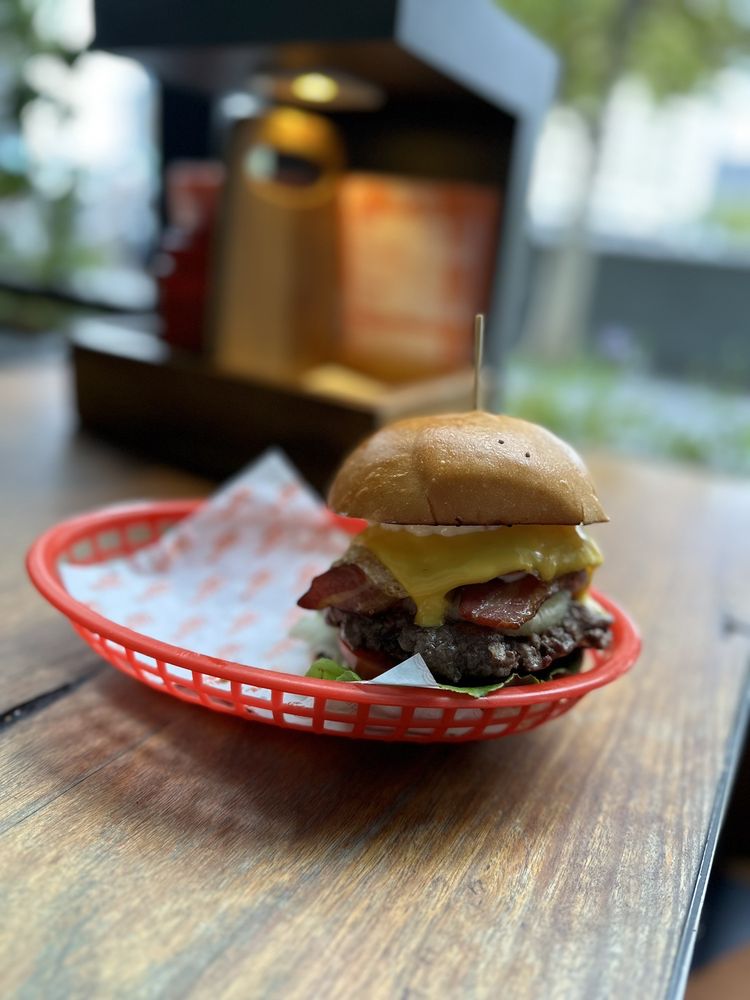 THE MERRYWELL - Updated January 2025 - 66 Photos & 83 Reviews - Crown ...