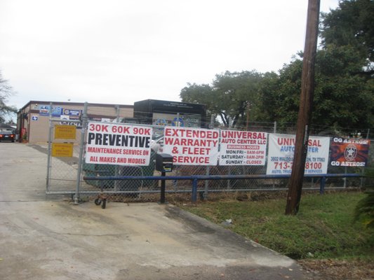 UNIVERSAL AUTO CENTER - Updated November 2025 - 57 Photos & 60 Reviews ...