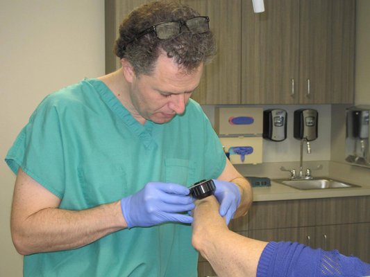 CRAIG SINGER, MD - Updated November 2025 - 10 Photos - 31000 Telegraph ...