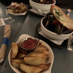 HAMILTON’S - Updated May 2025 - 269 Photos & 376 Reviews - 2826 Fort ...