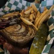 LIZZIE MCNEILL’S IRISH PUB - 136 Photos & 285 Reviews - 400 N McClurg ...