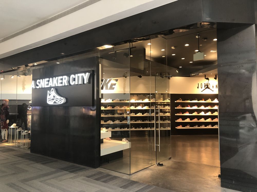 A SNEAKER CITY - Updated December 2025 - 5 Woodfield Mall, Schaumburg ...