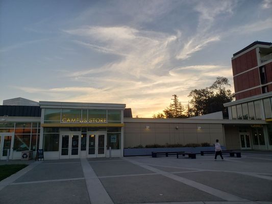 UC DAVIS STORES: CAMPUS STORE - Updated October 2025 - 63 Photos & 26 ...