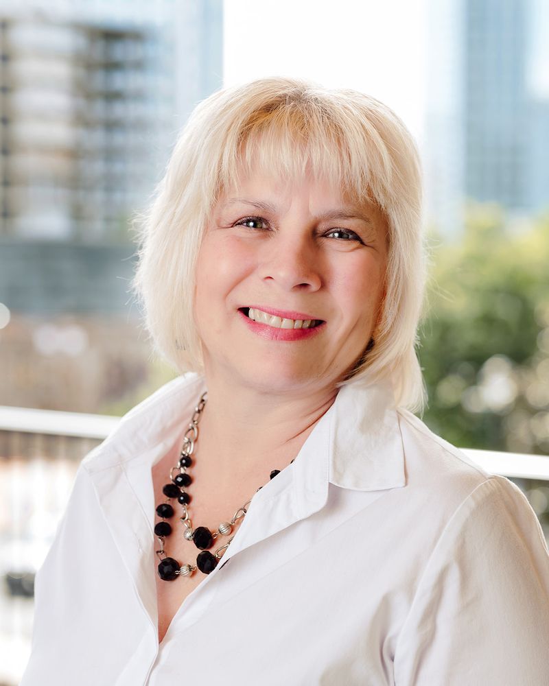 KELLY AZZARELLO -COMPASS REAL ESTATE - Updated December 2025 - 700 ...