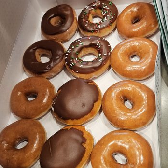 KRISPY KREME - Updated September 2025 - 519 Photos & 305 Reviews - 530 ...