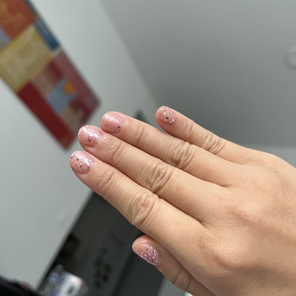 Downtown nails store