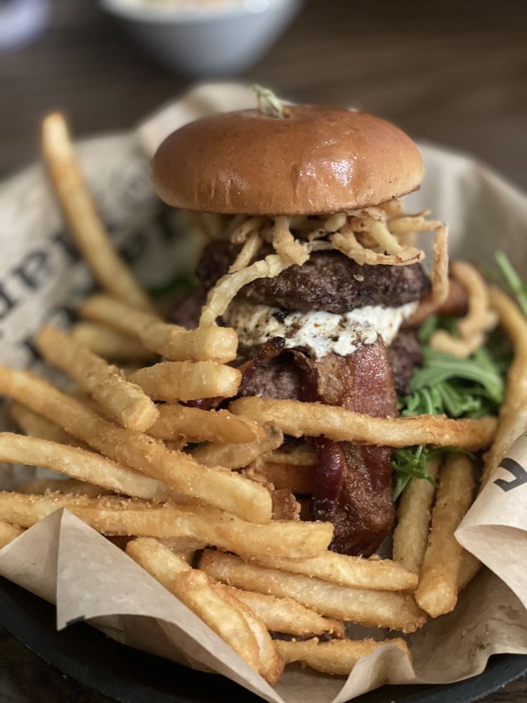 THE HOWE DAILY KITCHEN & BAR - Updated December 2025 - 368 Photos & 417 ...