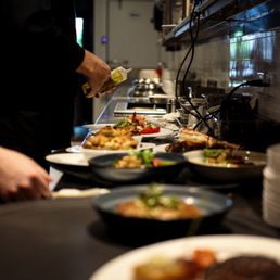 ENTOURAGE - Updated December 2025 - 578 Photos & 255 Reviews - 796 ...