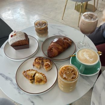 UN ATTIMO COFFEE - Updated August 2024 - 265 Photos & 83 Reviews - 331 ...