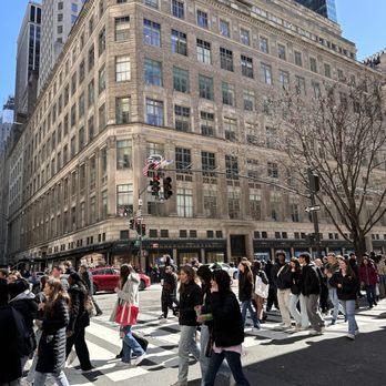 CAFÉ AT SAKS - Updated December 2025 - 39 Photos & 17 Reviews - 611 5th ...