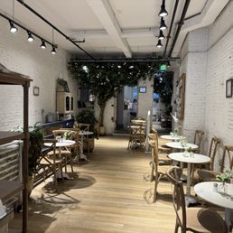 MAMAN - Updated December 2025 - 654 Photos & 275 Reviews - 1353 ...