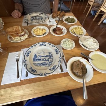 DAN’L BOONE INN - Updated December 2025 - 255 Photos & 330 Reviews ...