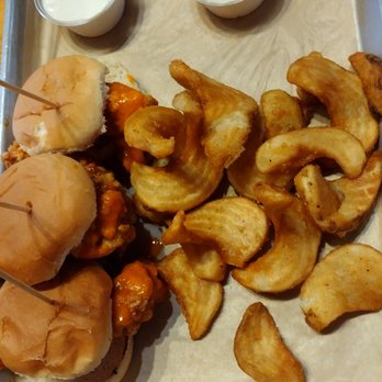 AUGUSTA’S SPORTS GRILL - Updated December 2025 - 51 Photos & 88 Reviews ...