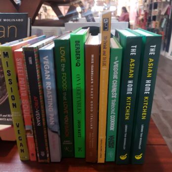 CAPITAL BOOKS - Updated March 2025 - 96 Photos & 114 Reviews - 1011 K ...