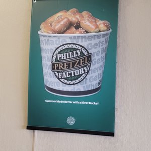 PHILLY PRETZEL FACTORY - 65 Photos & 130 Reviews - 1532 Sansom St ...